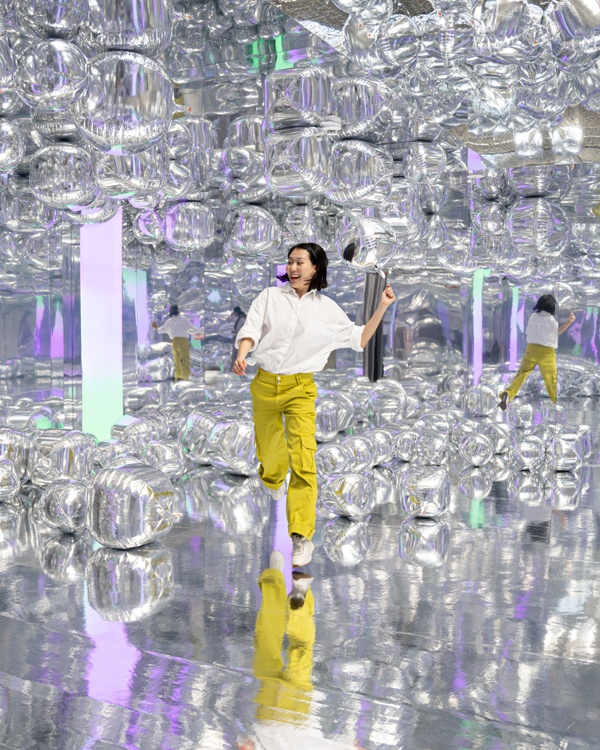 IKONO Berlin - Berlin's newest immersive experience - Rausgegangen