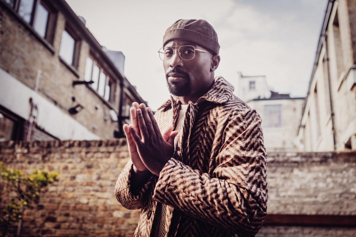 Alexis Ffrench am 08.03.2025 in Hamburg - Rausgegangen - Rausgegangen ...