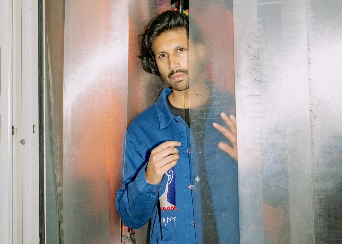 Lesung & Gespräch — Ralph Tharayil: "Nimm die Alpen weg" - Rausgegangen ...