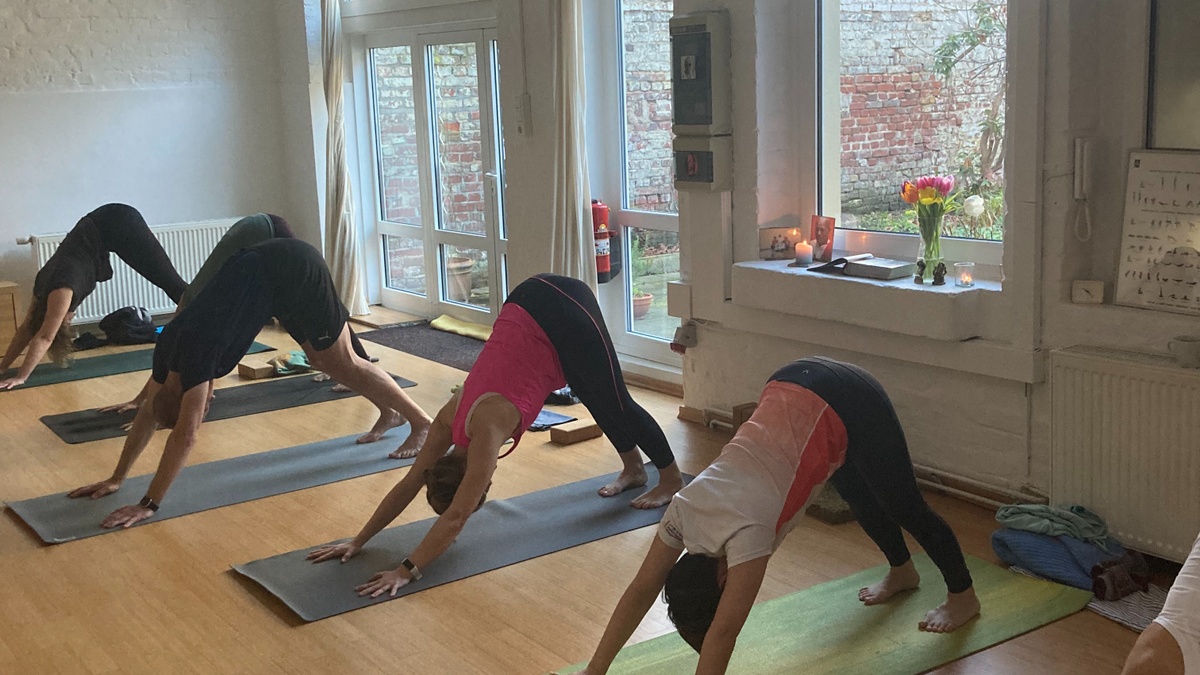 Ashtanga Yoga Mysore Style Evening am 22.05.2026 in Düsseldorf ...