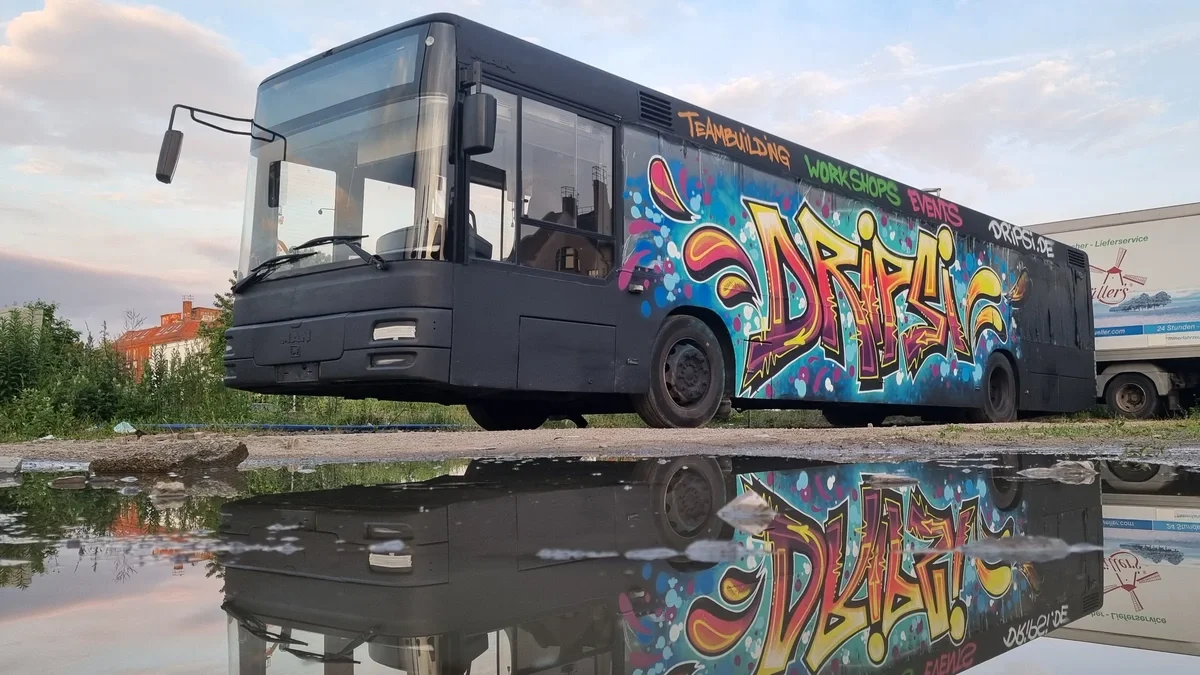 "Paint the Bus" Graffiti Workshop - Rausgegangen Berlin