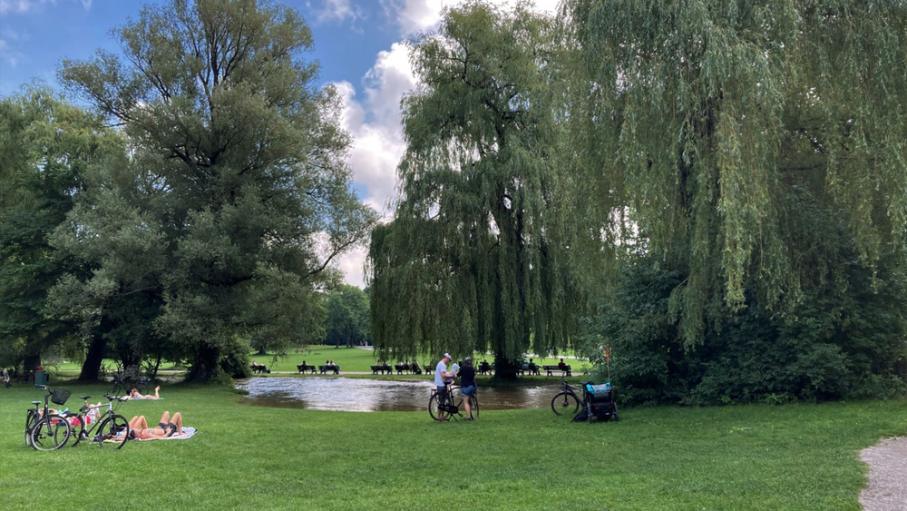 Swimming in the English Garden in Munich - Out and about - Rausgegangen